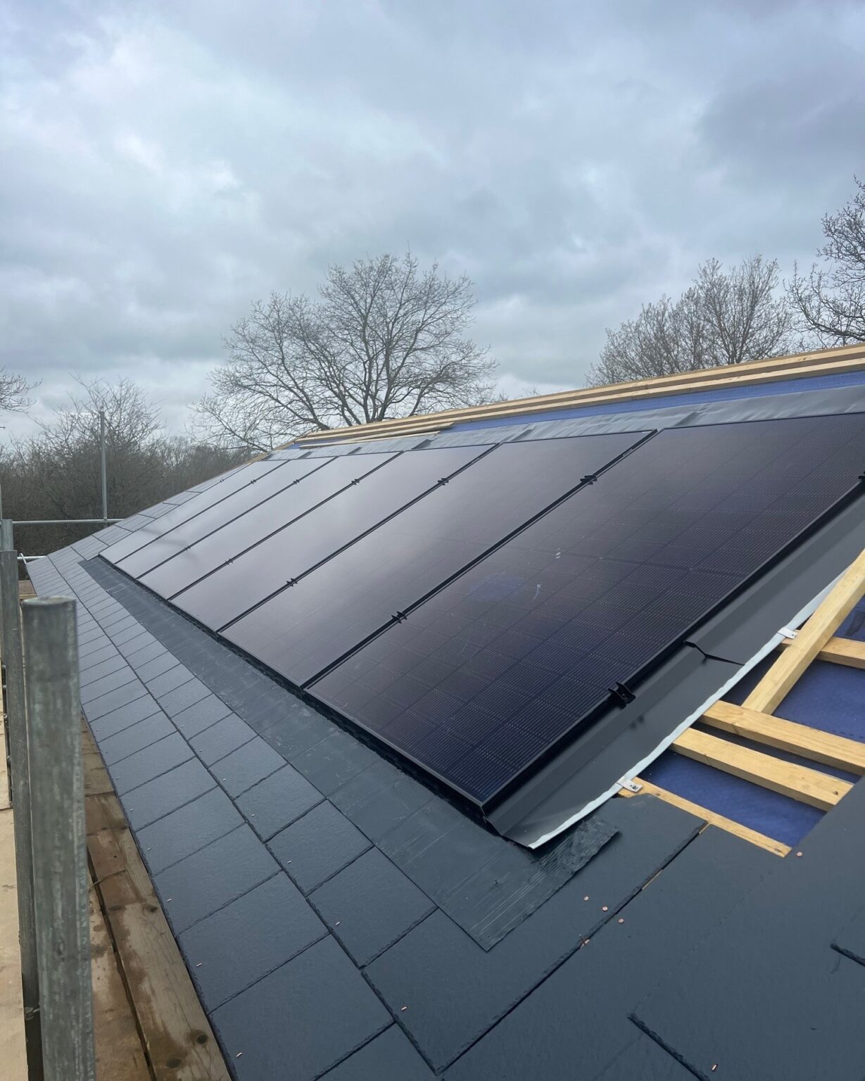 Roof-integrated Solar Panels - SolarTherm UK